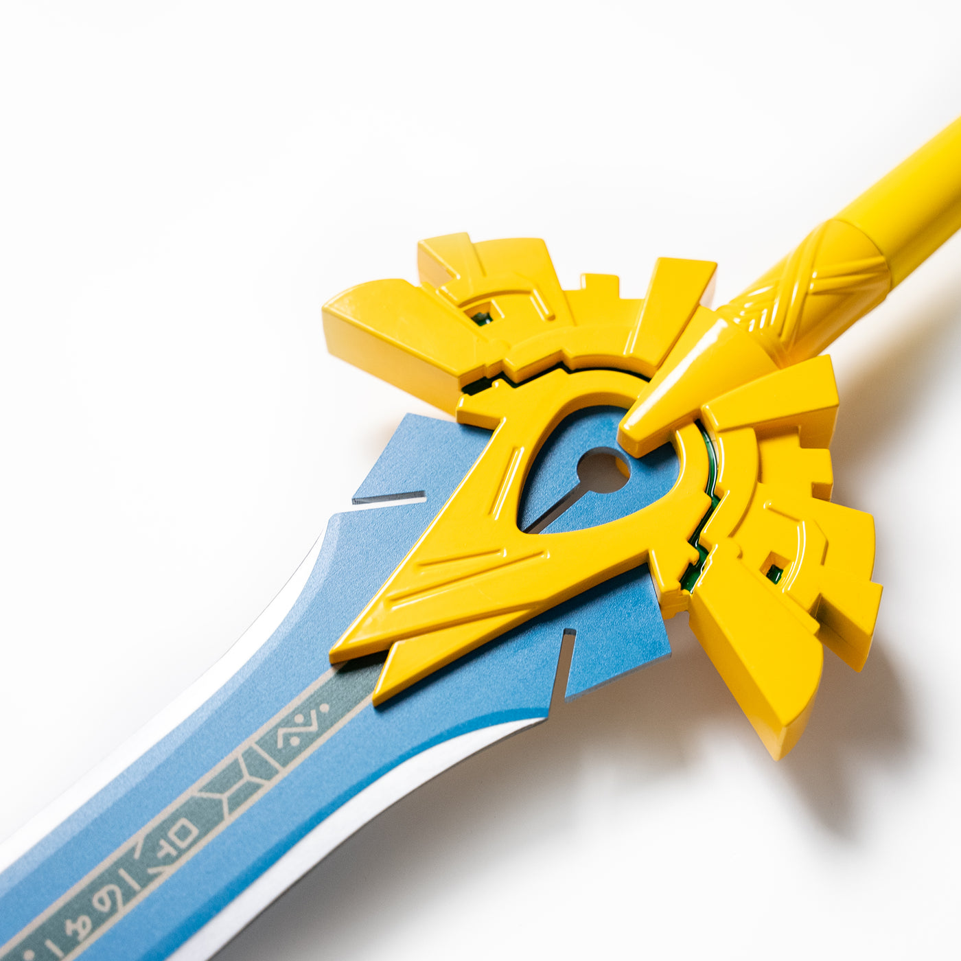 Skyward Pride Claymore - Fire and Steel
